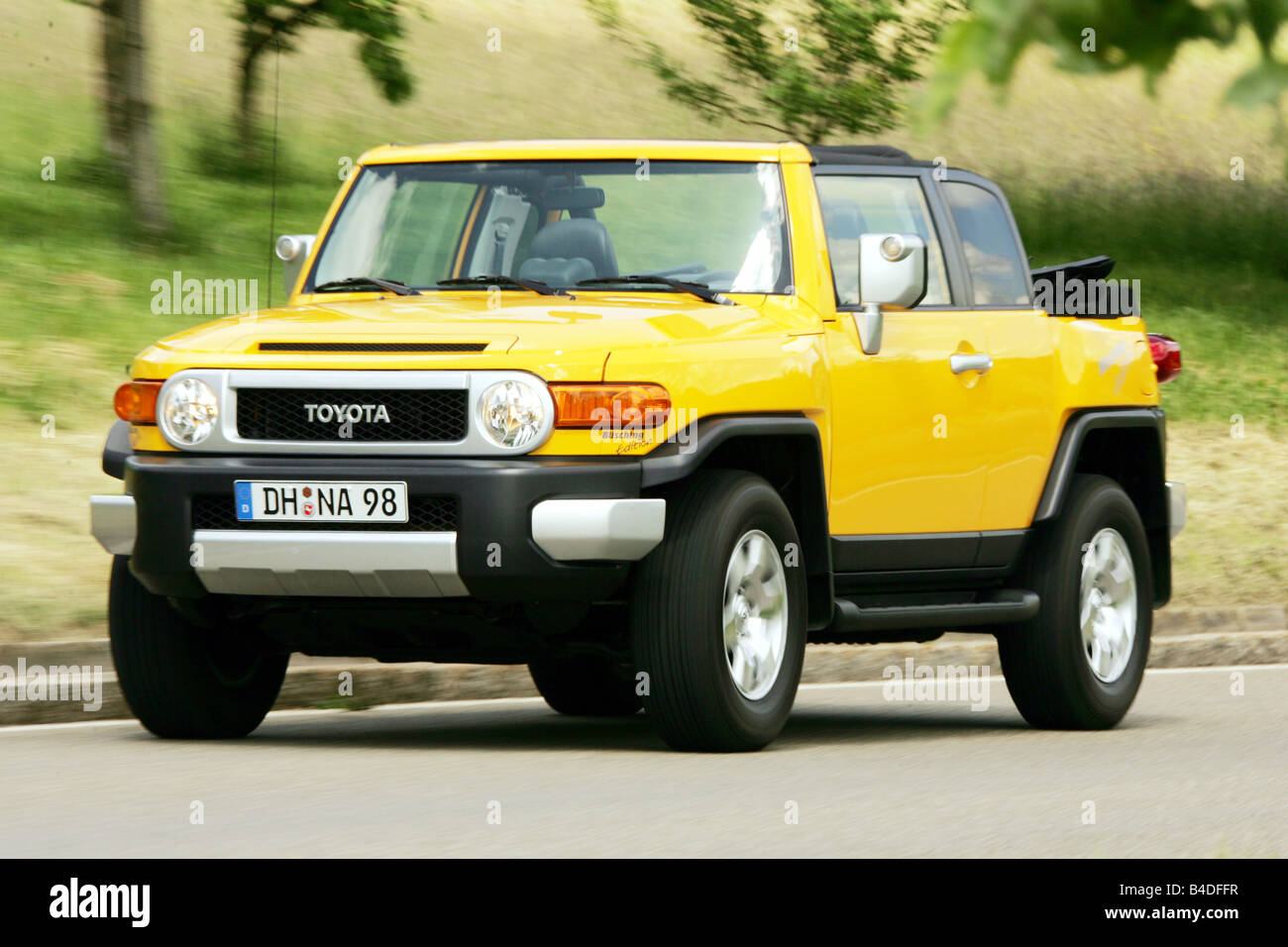 Toyota fj cruiser 2007 hi-res stock photography and images - Alamy