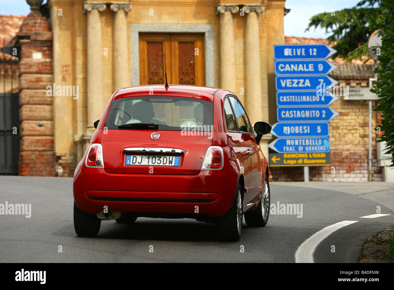 Driving fiat 500 hi-res stock photography and images - Alamy