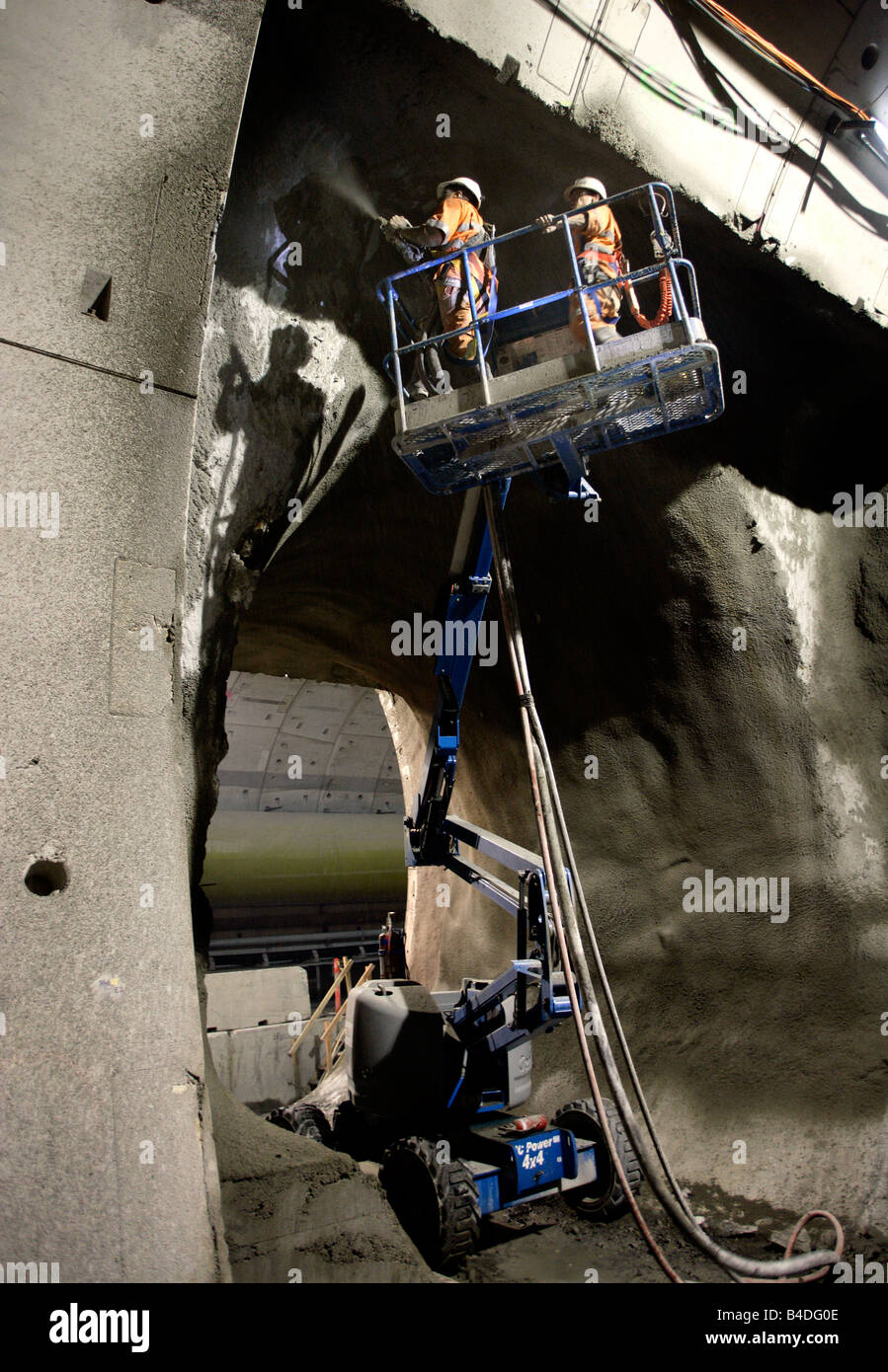 Australia, Brisbane: building the North South Bypass Tunnel / Clem ...