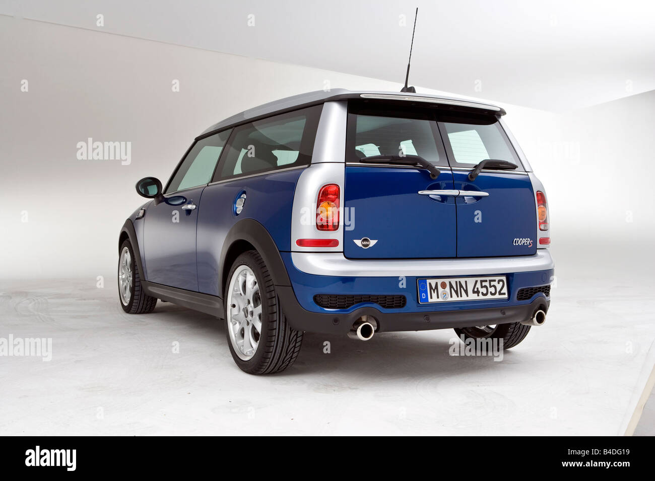 Mini Clubman, model year 2007-, blue, standing, upholding, diagonal ...