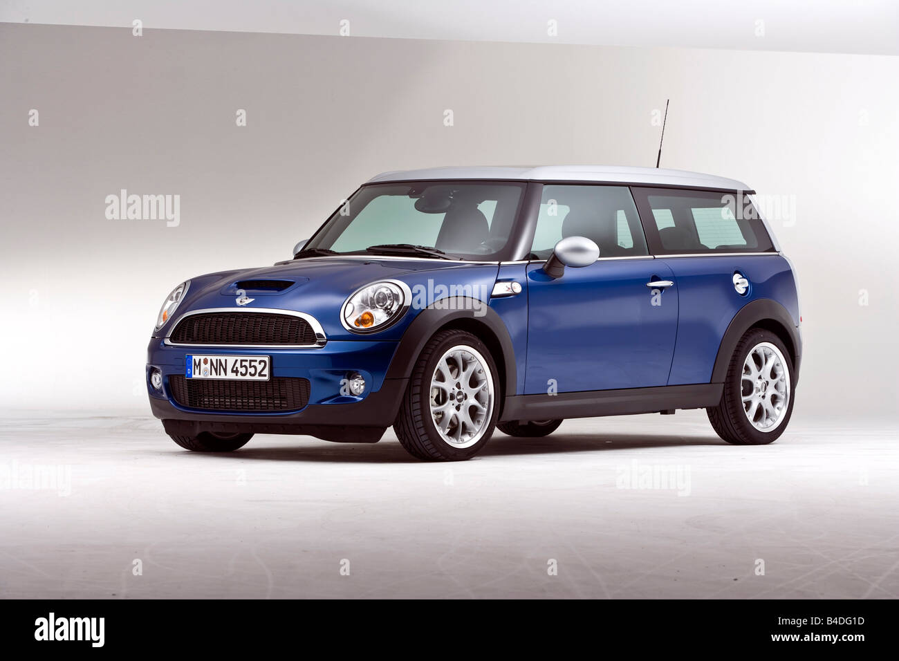 Mini Clubman, model year 2007-, blue, standing, upholding, diagonal ...