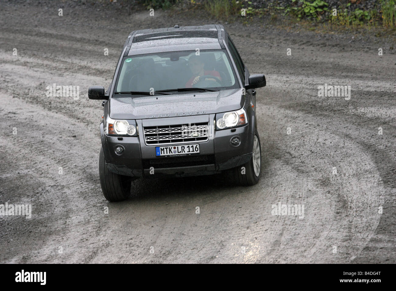 Land Rover Freelander TD4 HSE, model year 2007-, anthracite, driving ...