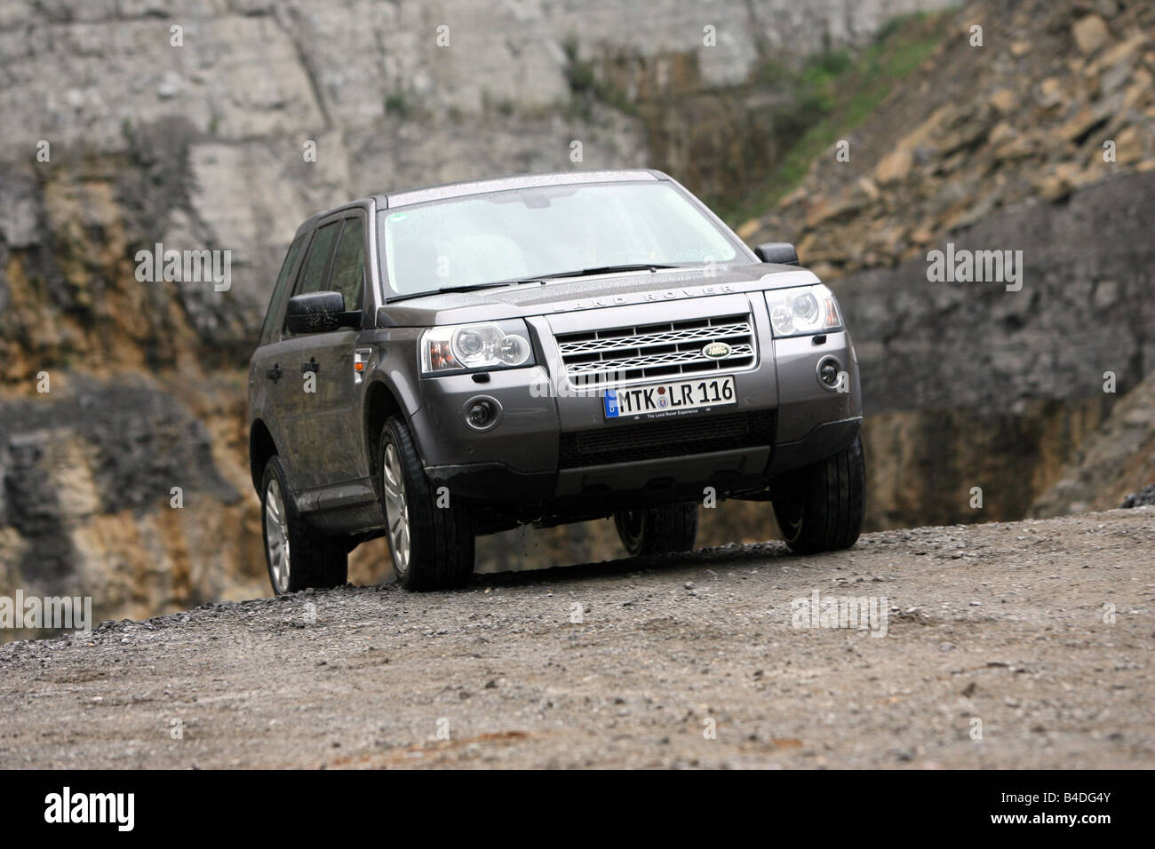 Land Rover Freelander TD4 HSE, model year 2007-, anthracite, driving ...