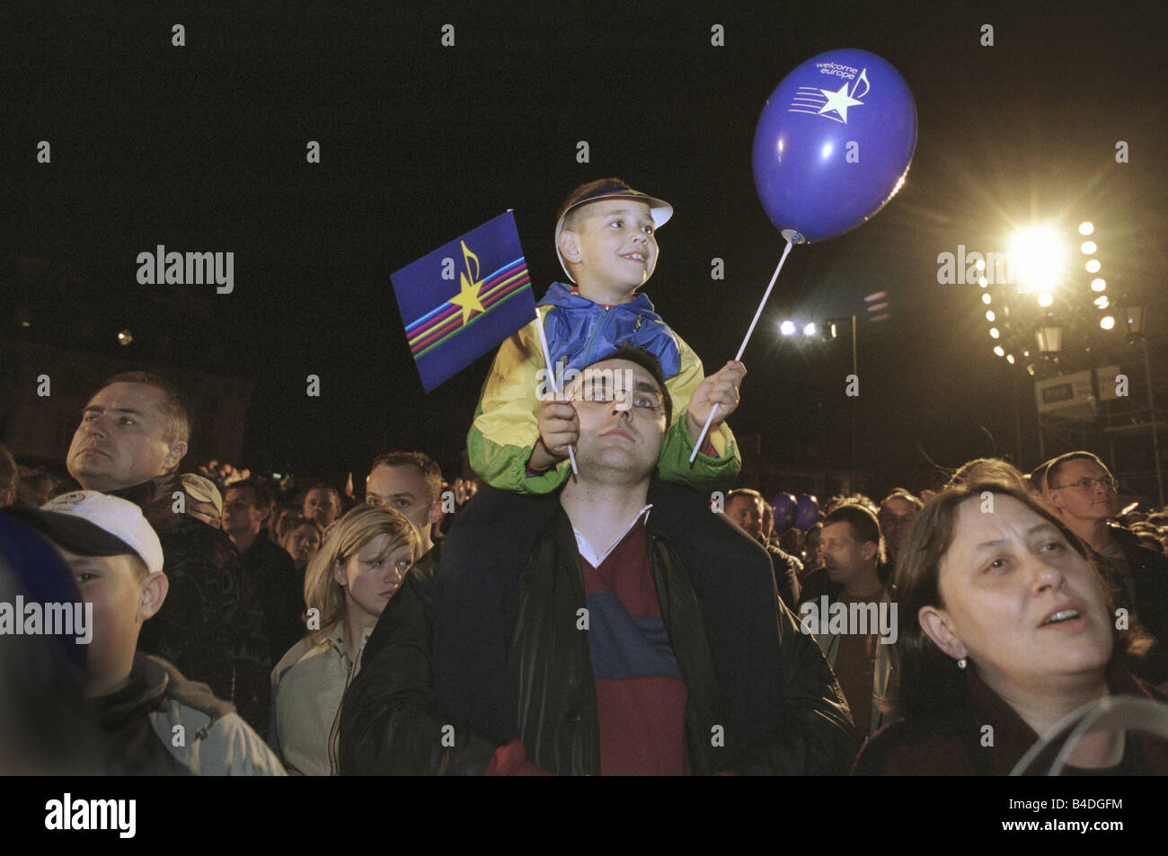 People celebrating the Polish EU accession in Warsaw, Poland Stock ...