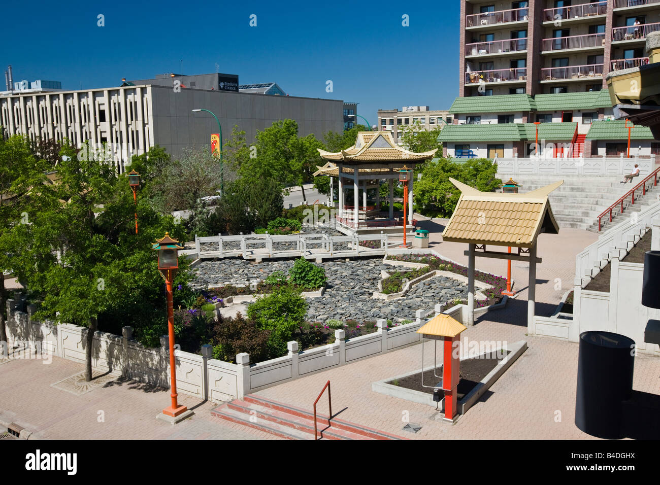 Courtyard buildings traditional chinese architecture hi-res stock ...
