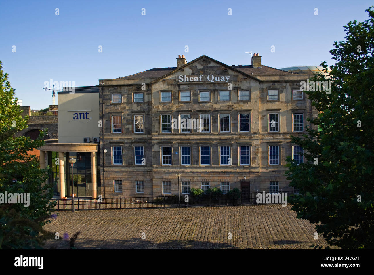 Sheffield canal hi-res stock photography and images - Alamy