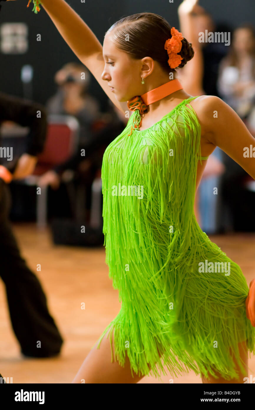 Russia girl dance hi-res stock photography and images - Alamy
