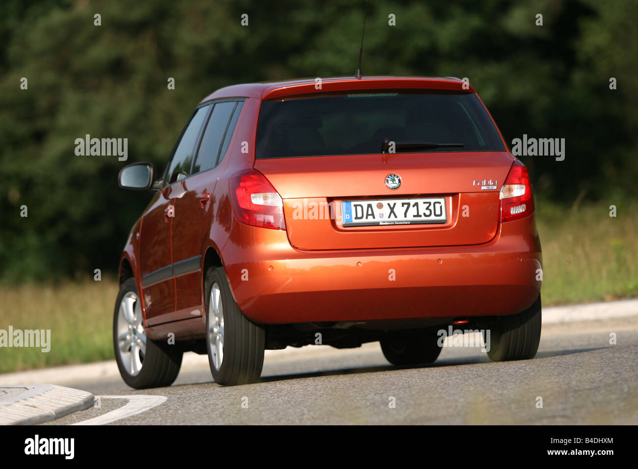 Skoda Fabria 1.4 16V Sport, model year 2007-, orange , driving ...