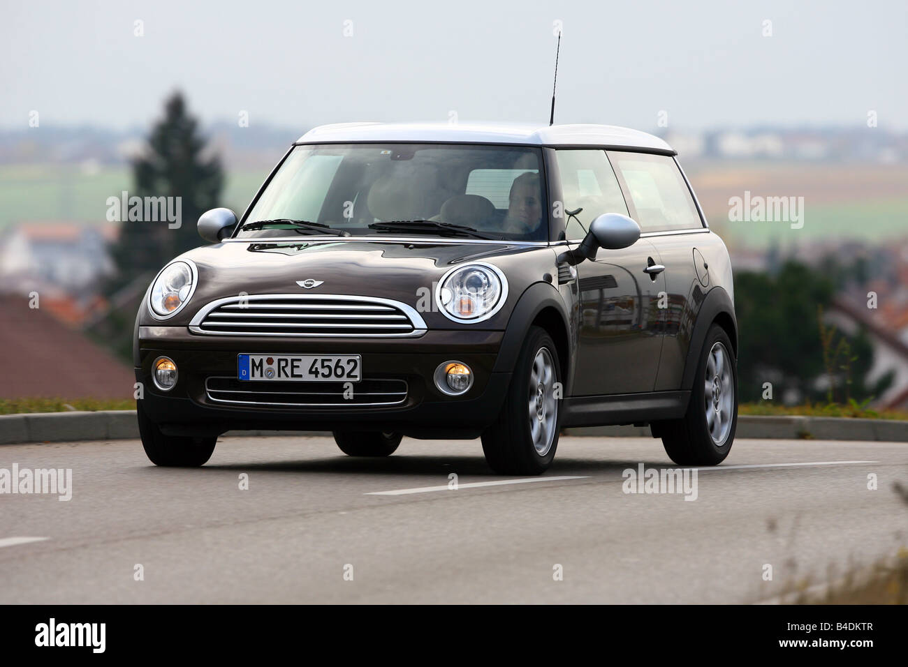 Mini Cooper Clubman, brown, model year 2007-, driving, diagonal from ...
