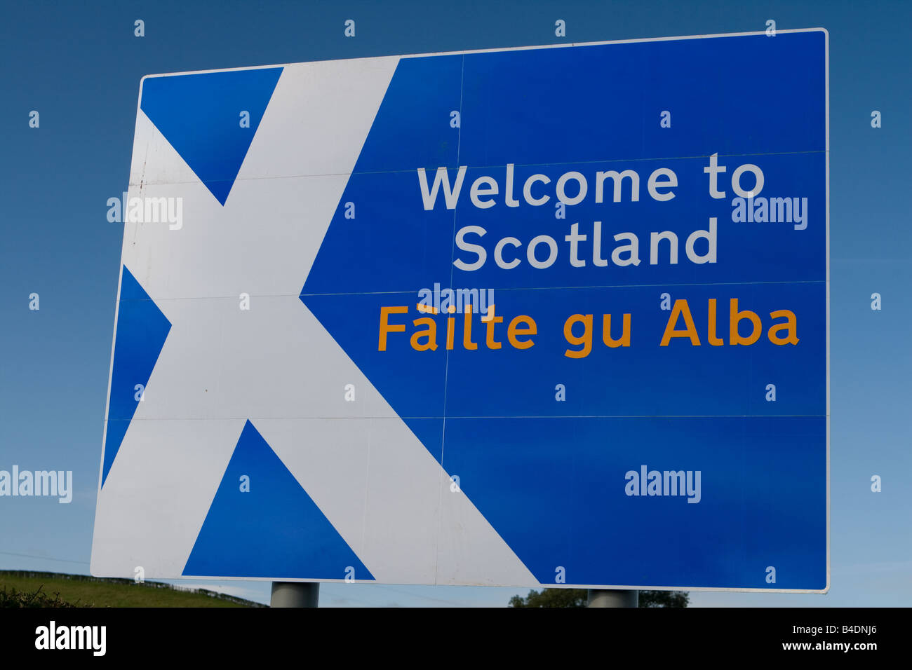 Welcome to Scotland Sign Stock Photo - Alamy
