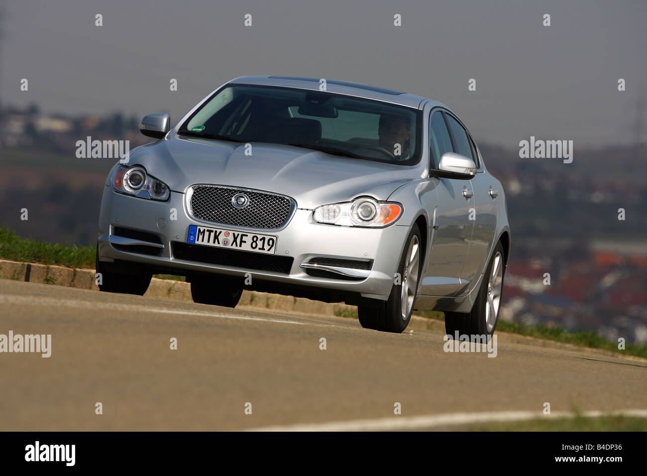 Jaguar XF 2.7 diesel engine Luxury, model year 2008-, silver, driving ...