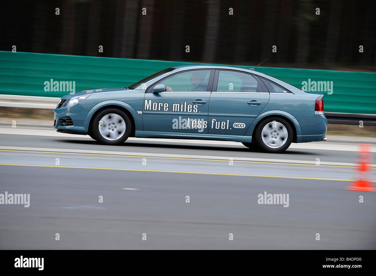 Opel Vectra HCCI, model year 2008, driving, side view, test track ...