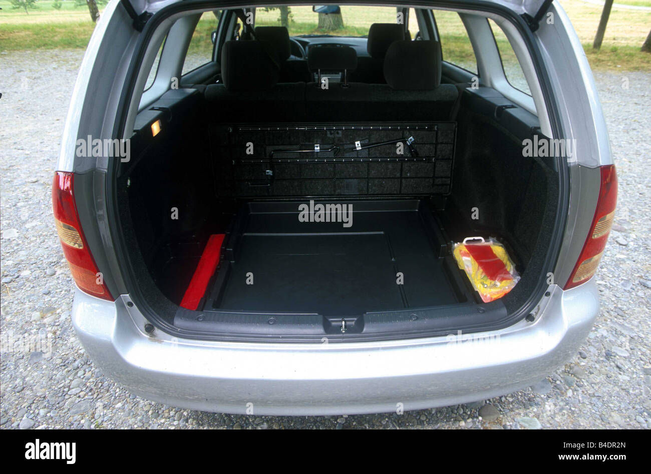 Car, Toyota Corolla Combi 2.0 D-4D, hatchback, Reverse, Van, model year ...