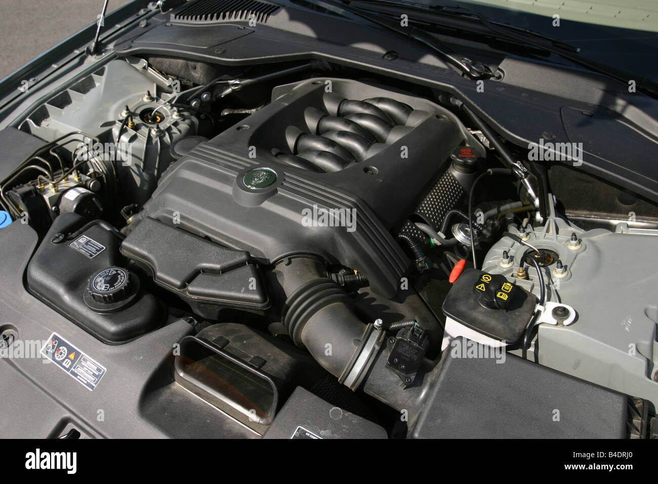 Xj engine hi-res stock photography and images - Alamy