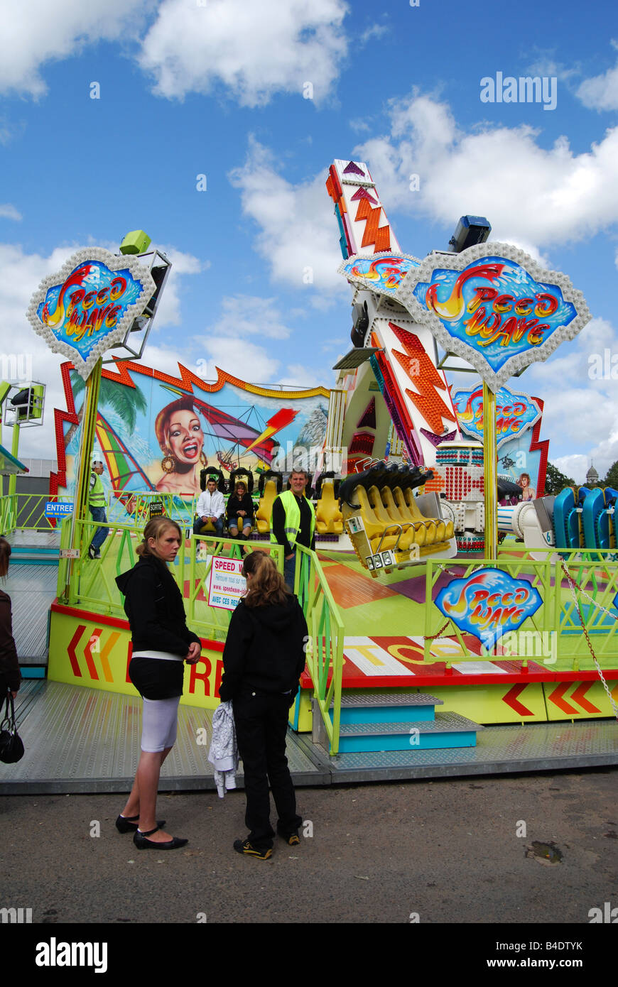 Fairground attraction rolling fast hi-res stock photography and images ...