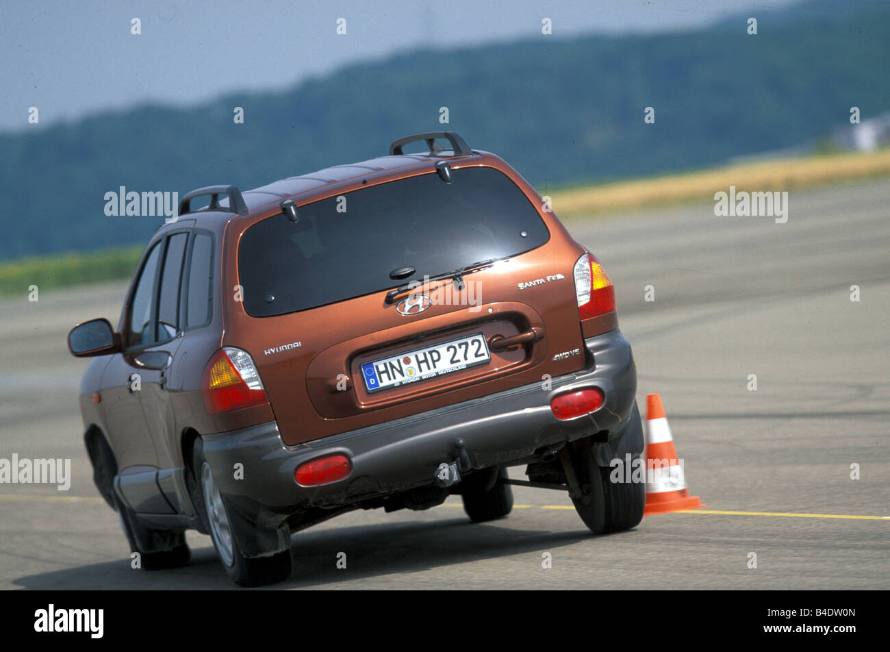 Car, Hyandai Santa Fe, cross country vehicle, model year 2000-, brown ...