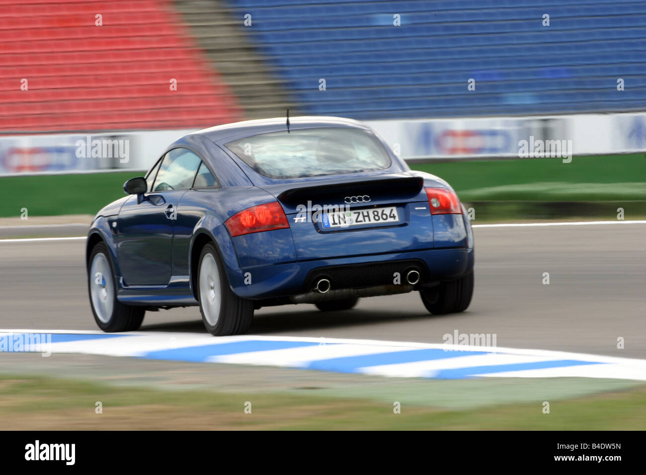 Tt track hi-res stock photography and images - Alamy