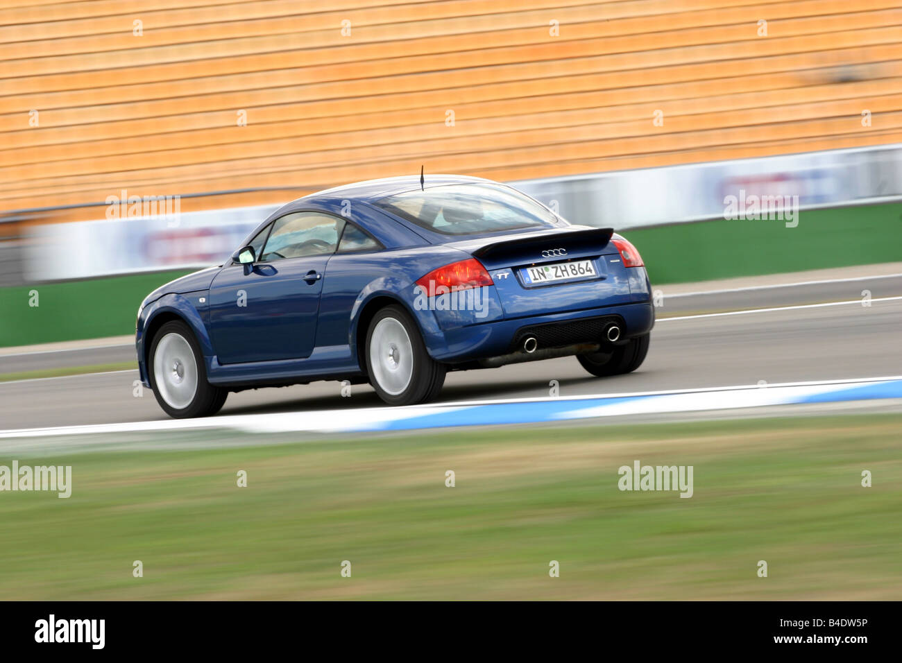 Tt track hi-res stock photography and images - Alamy