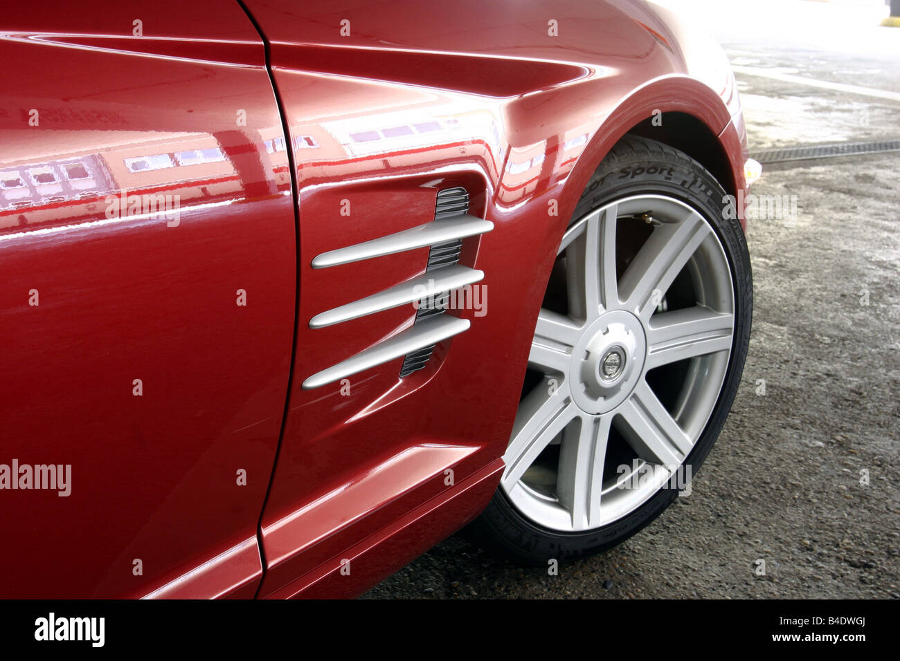 Chrysler crossfire red hi-res stock photography and images - Alamy