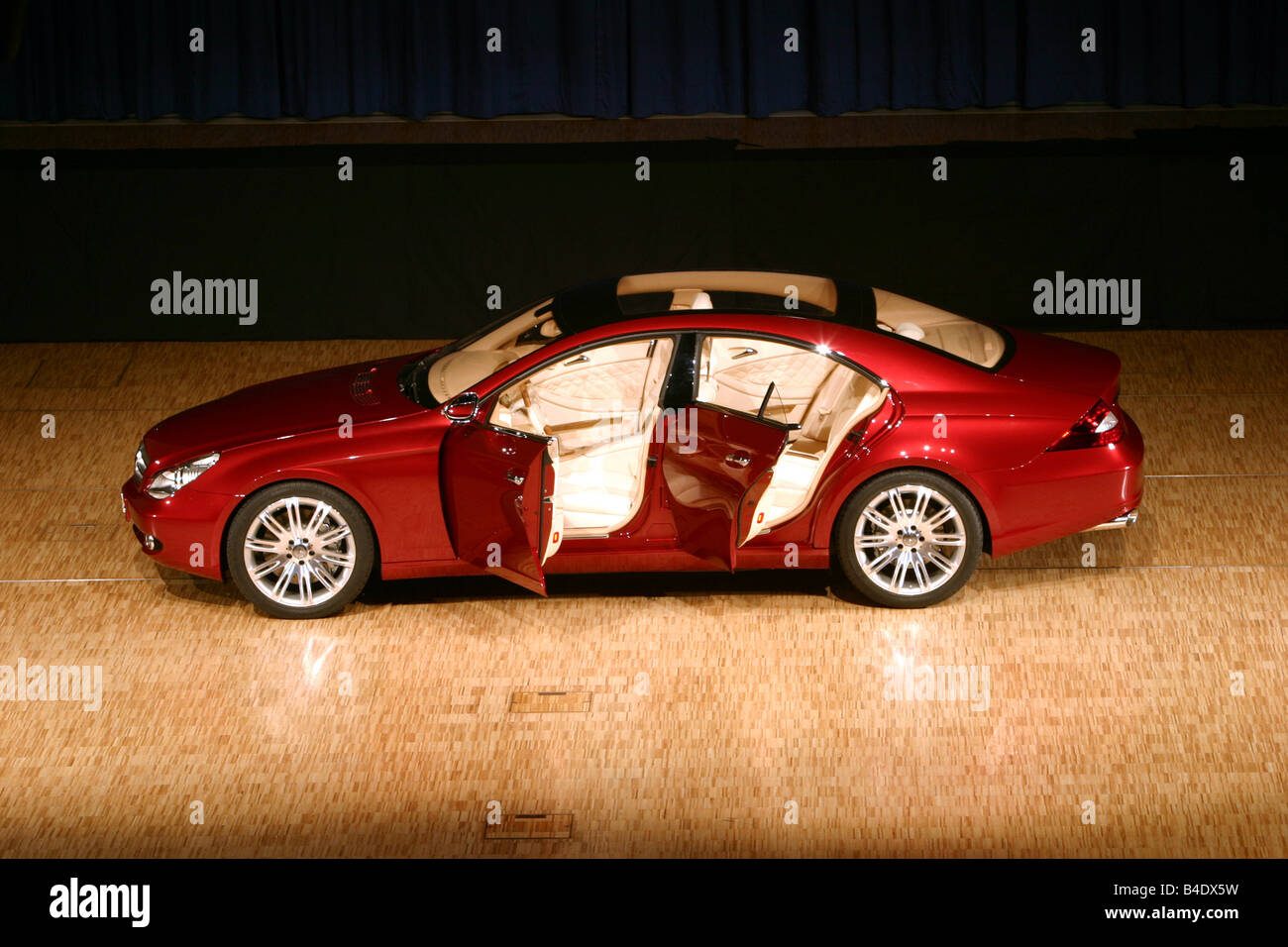 Car mercedes studio hi-res stock photography and images - Alamy