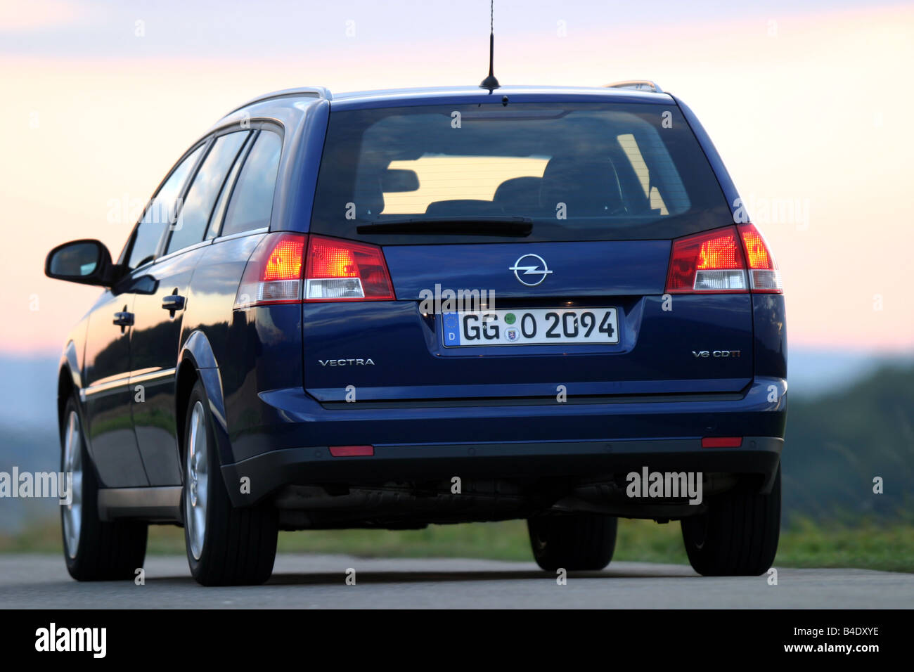 Opel vectra hi-res stock photography and images - Alamy