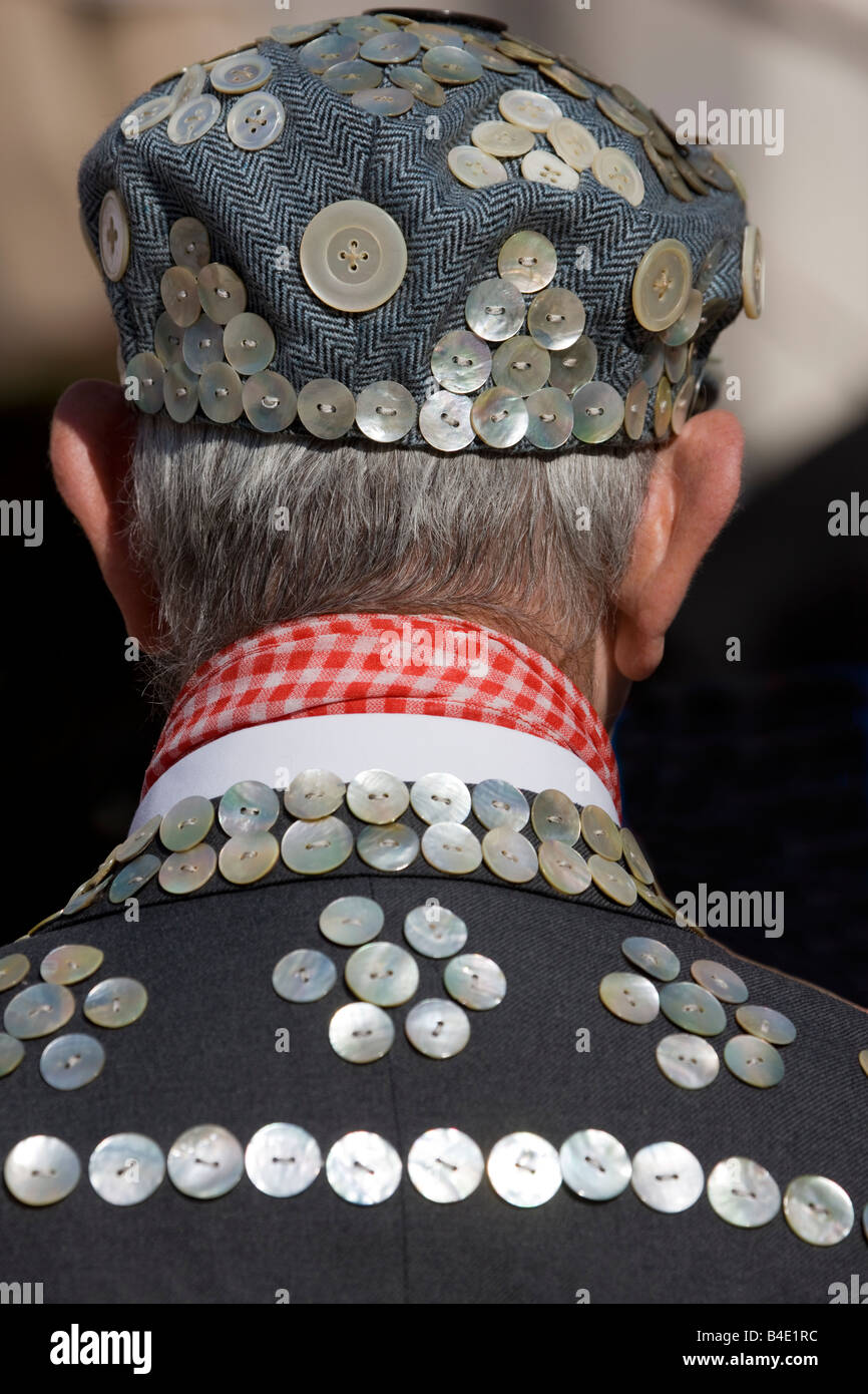 Traditional cockney costume hi-res stock photography and images - Alamy