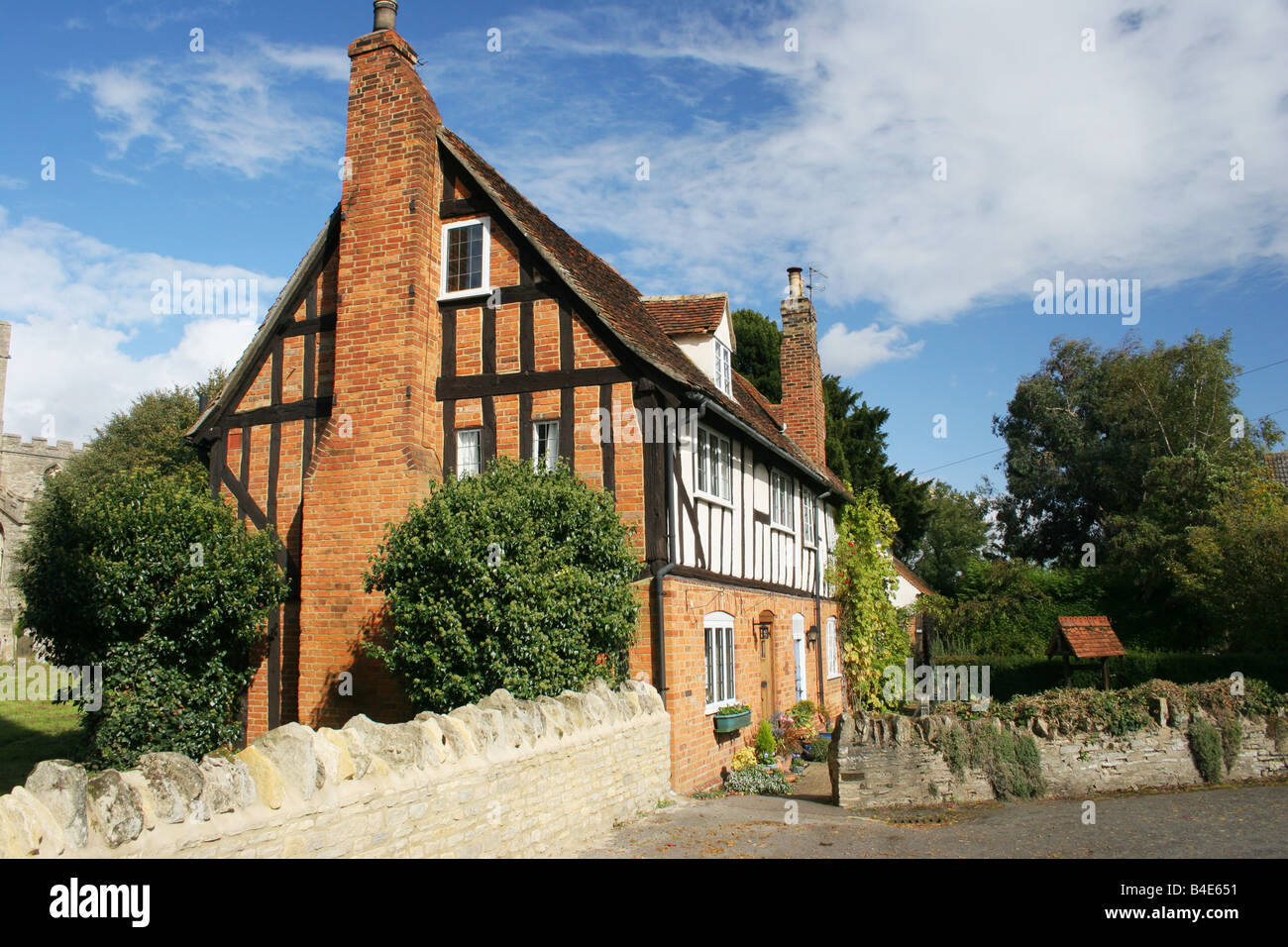 Cottage at Kempston Church End in Bedfordshire Stock Photo - Alamy