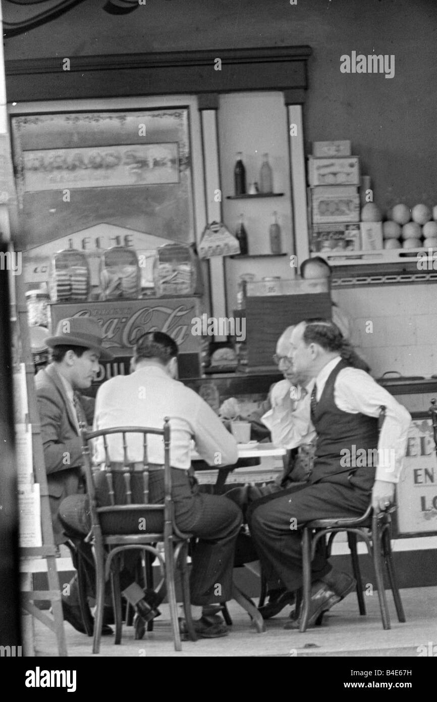 Cafe bar 1930 hi-res stock photography and images - Alamy