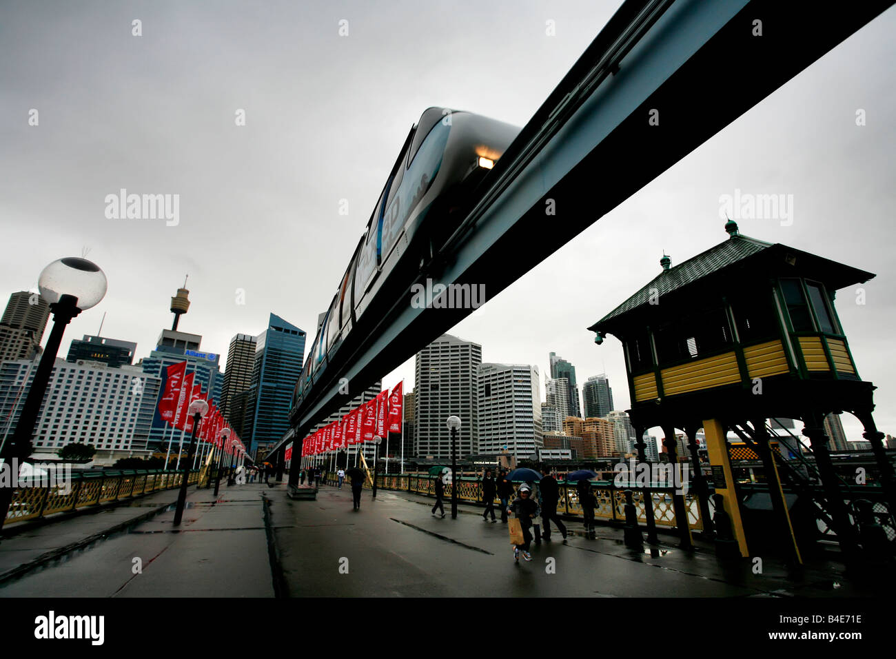 Darling harbor sydney monorail hi-res stock photography and images - Alamy