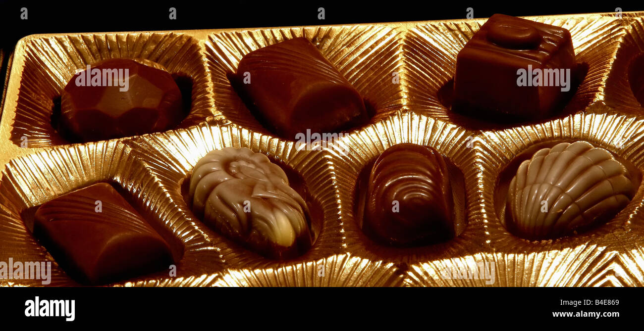 Packing chocolate hi-res stock photography and images - Alamy