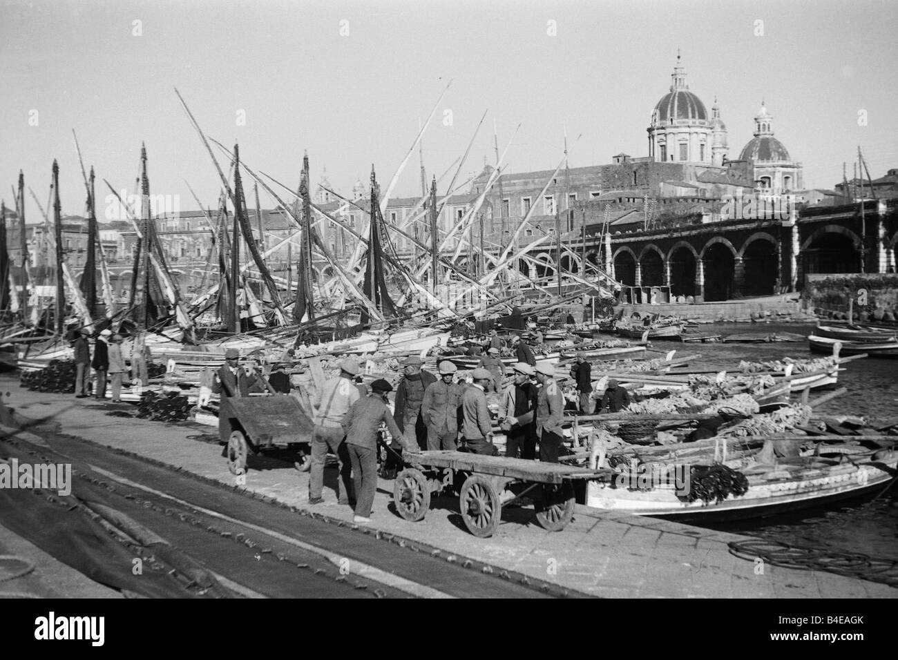 Sicily 1930 hi-res stock photography and images - Alamy