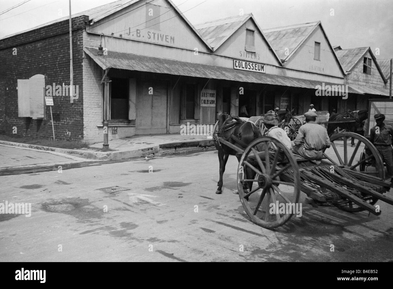 Jamaica kingston street scene hi-res stock photography and images - Alamy