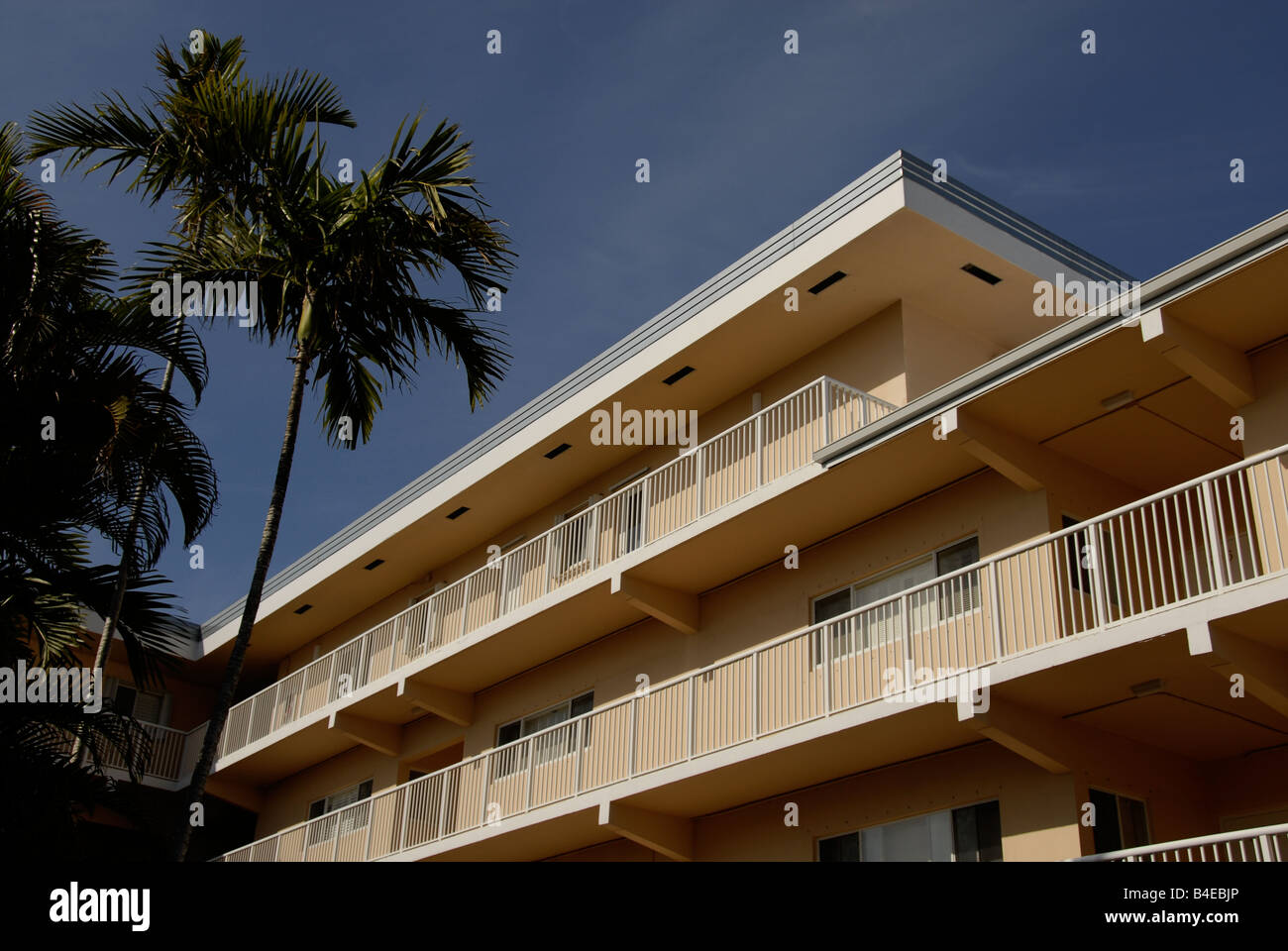 Florida condominium building hi-res stock photography and images - Alamy