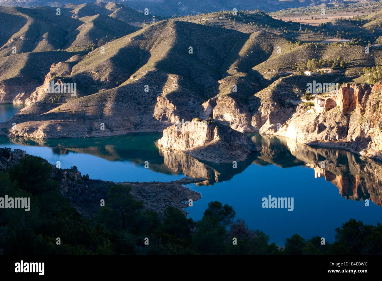 reservoir Embalse de Fuensanta Castilla la Mancha Spain Stock Photo - Alamy