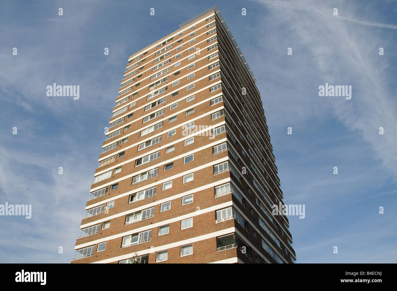 Tall apartment building hi-res stock photography and images - Alamy