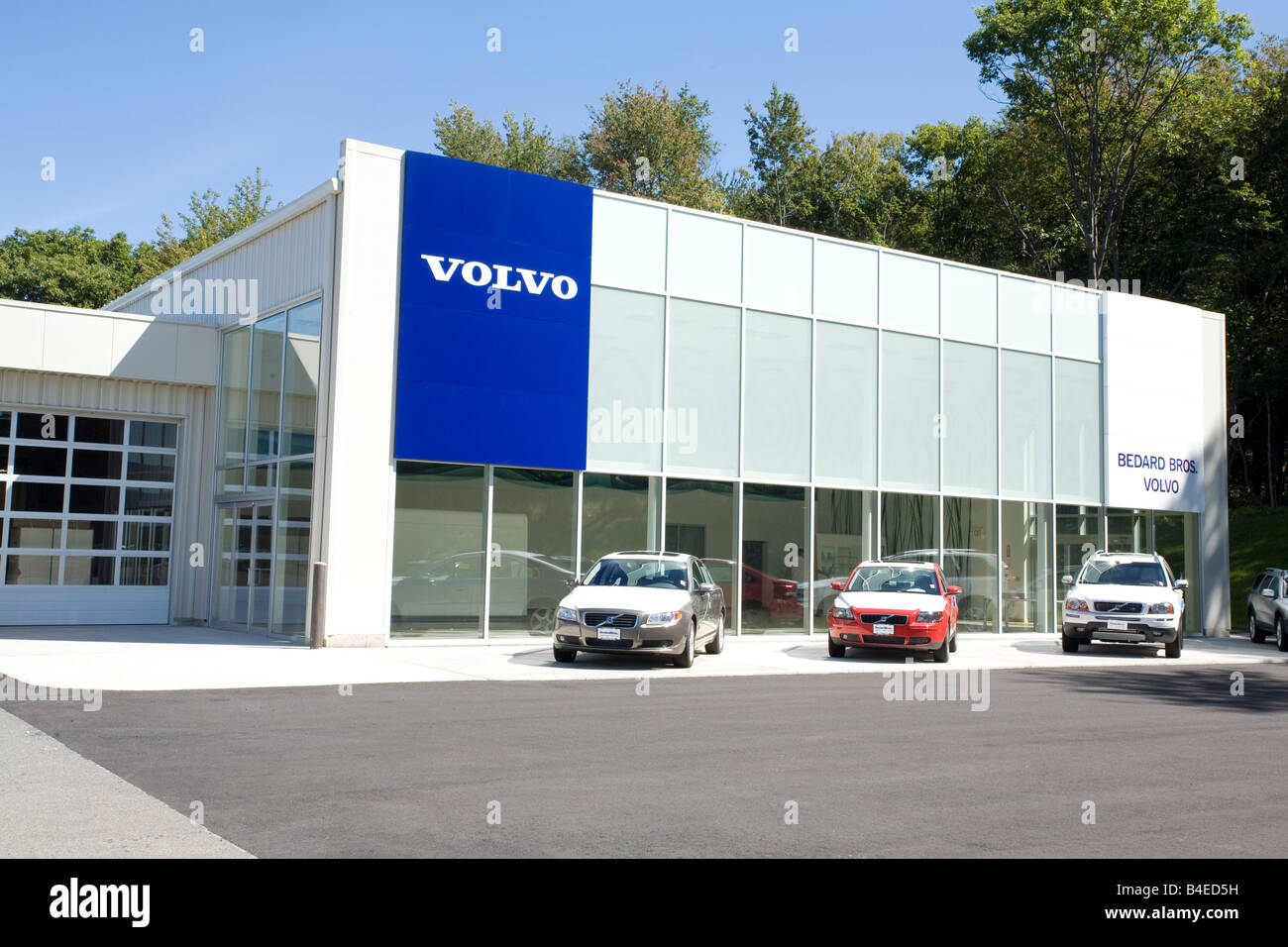 Volvo showroom hi-res stock photography and images - Alamy