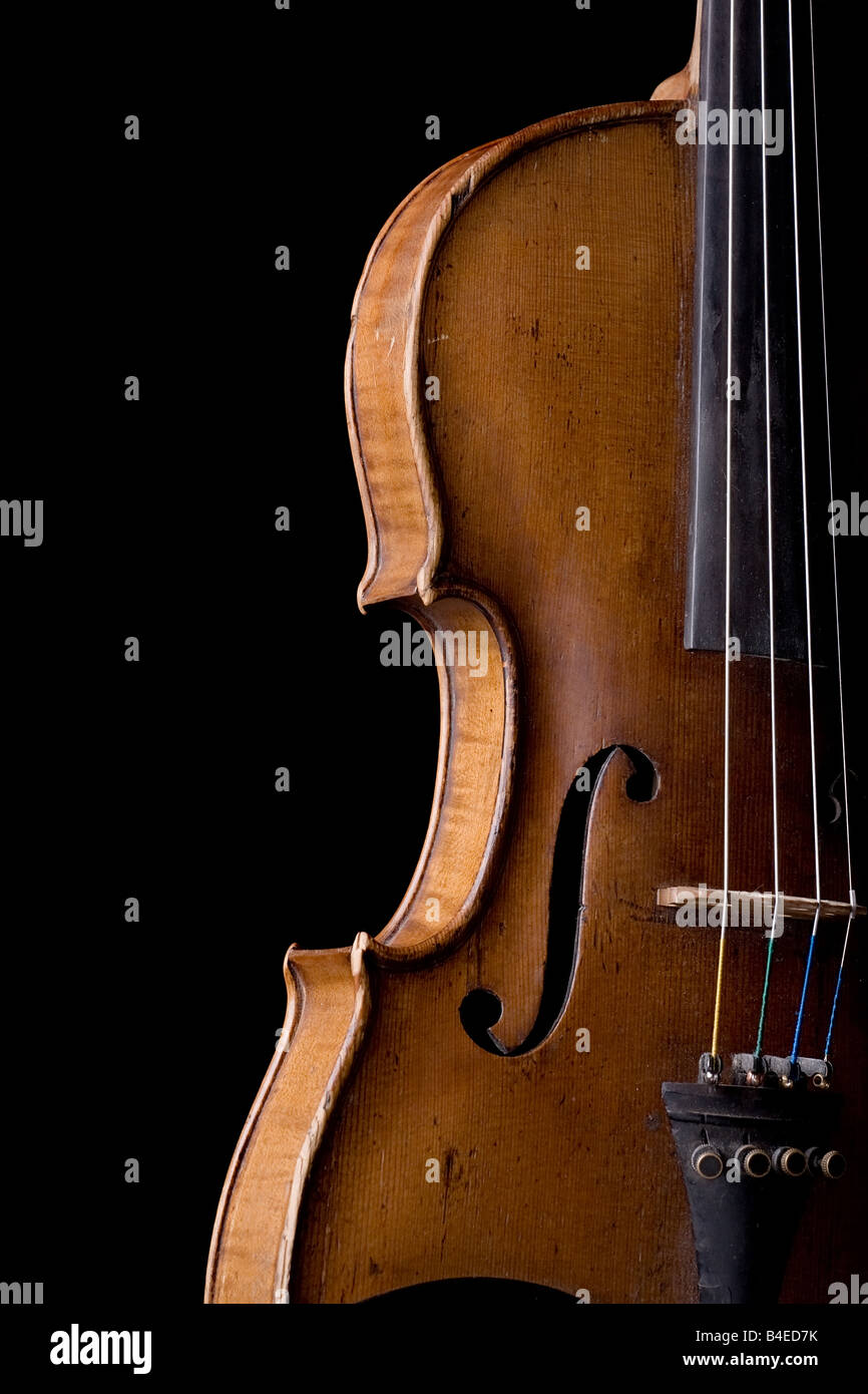old violin close up Stock Photo - Alamy
