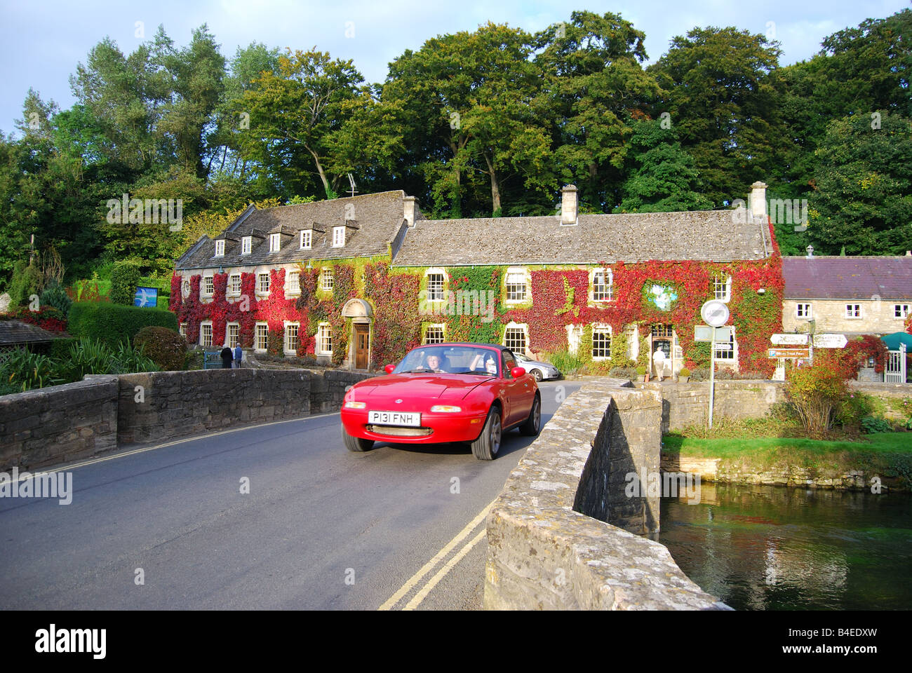 Bibury bridge hi-res stock photography and images - Alamy