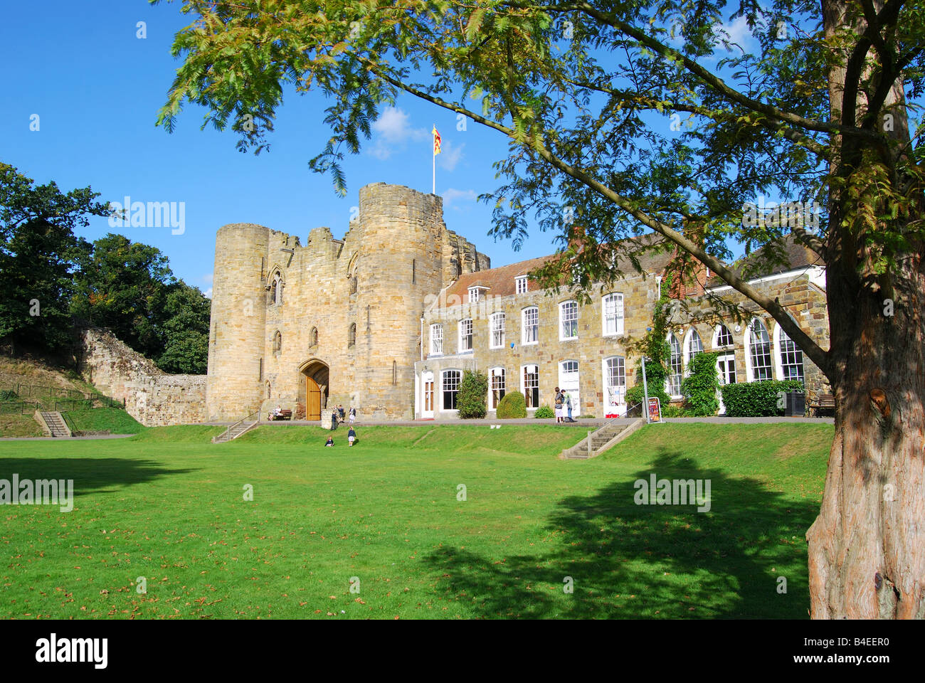 Tonbridge castle hi-res stock photography and images - Alamy