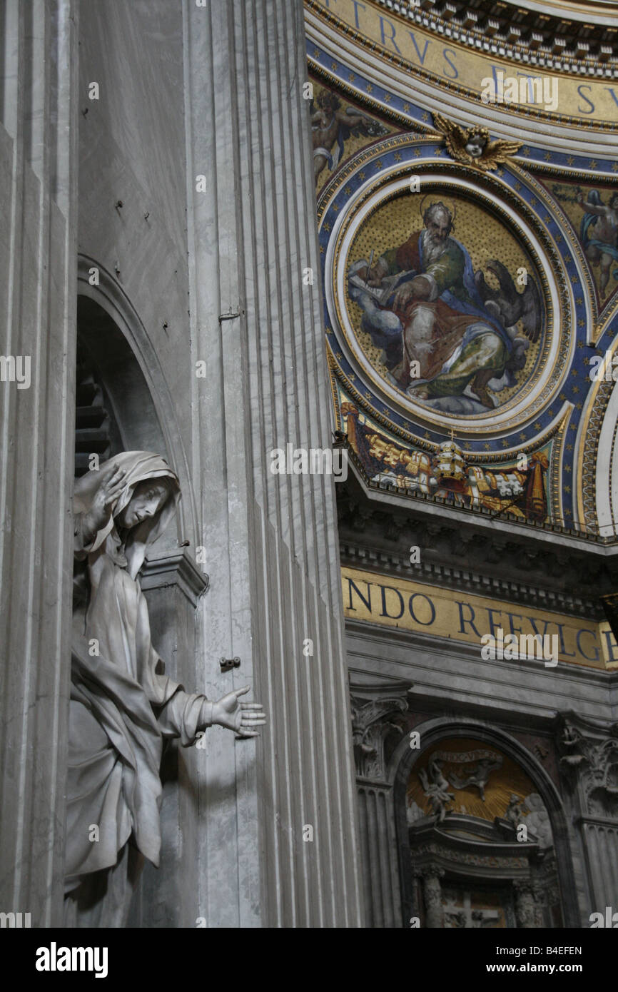 Sculpture statue inside st peters basilica hi-res stock photography and ...