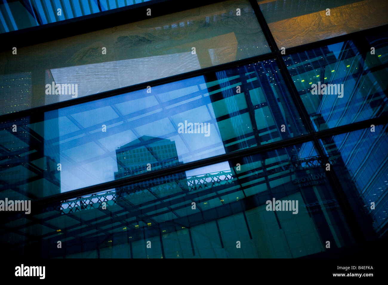 Waitrose canary wharf hi-res stock photography and images - Alamy