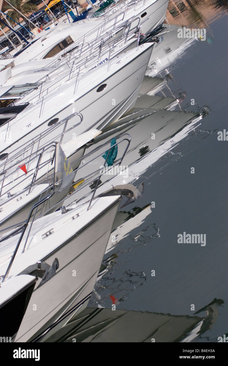 Sideways angle hi-res stock photography and images - Alamy