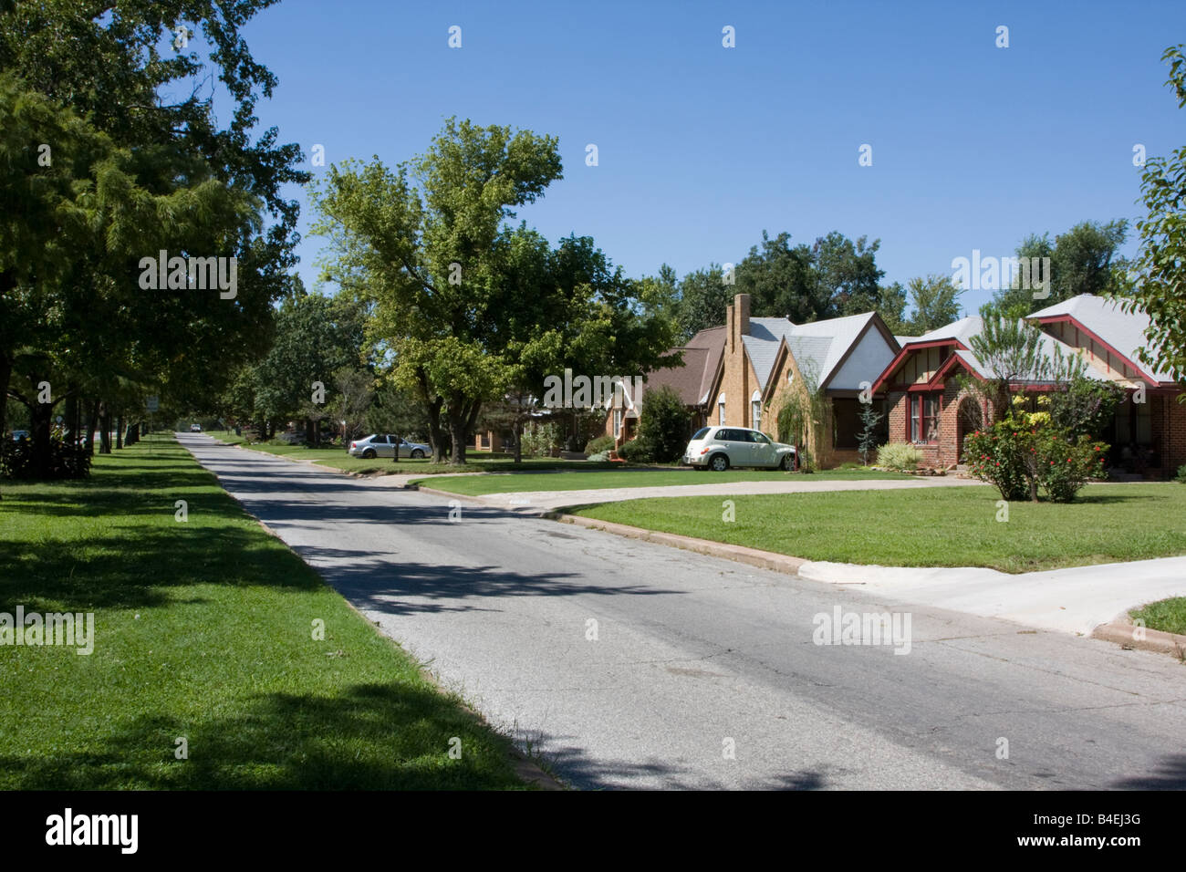 Middle Class Street High Resolution Stock Photography and Images - Alamy