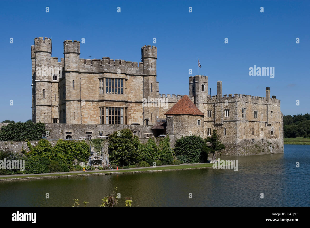 Leeds Castle 13th century roman style Victorian pastiche restored in ...