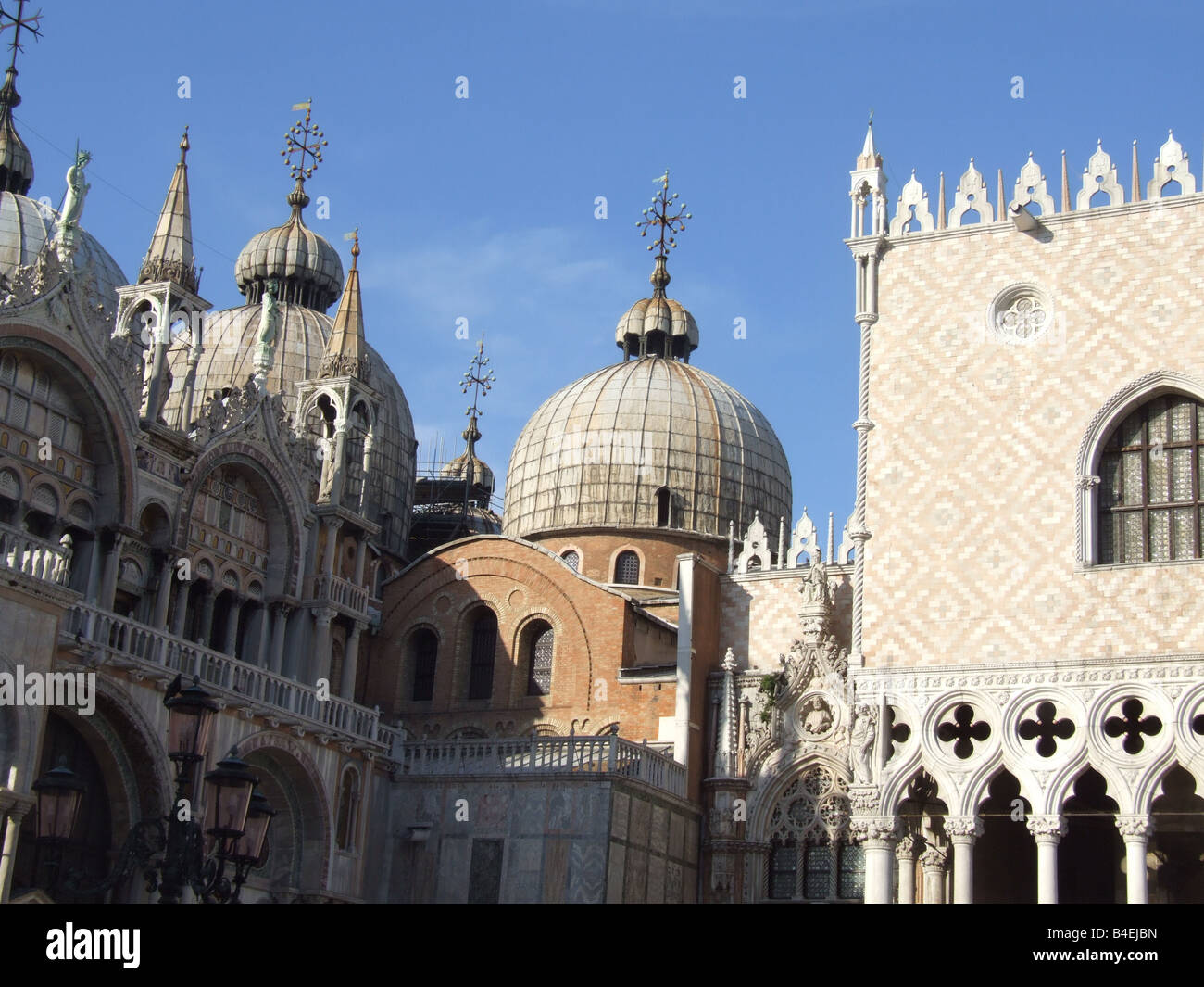 palazzo and basilica di san marco church in venice Stock Photo - Alamy