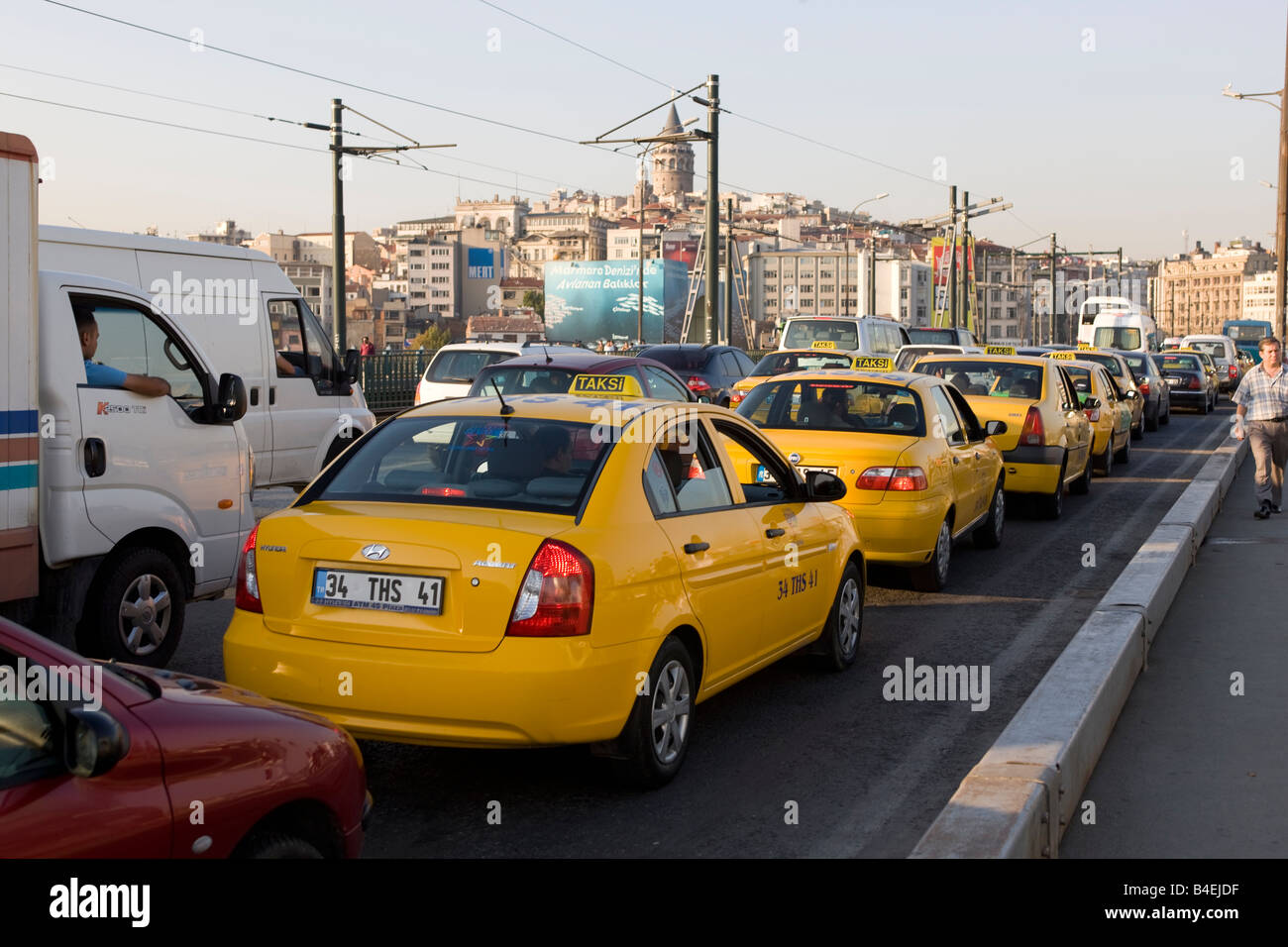 Traffic Crossing Galata Bridge Istanbul Stock Photo - Alamy