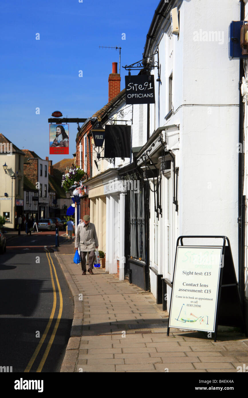 High street shops hythe kent hi-res stock photography and images - Alamy