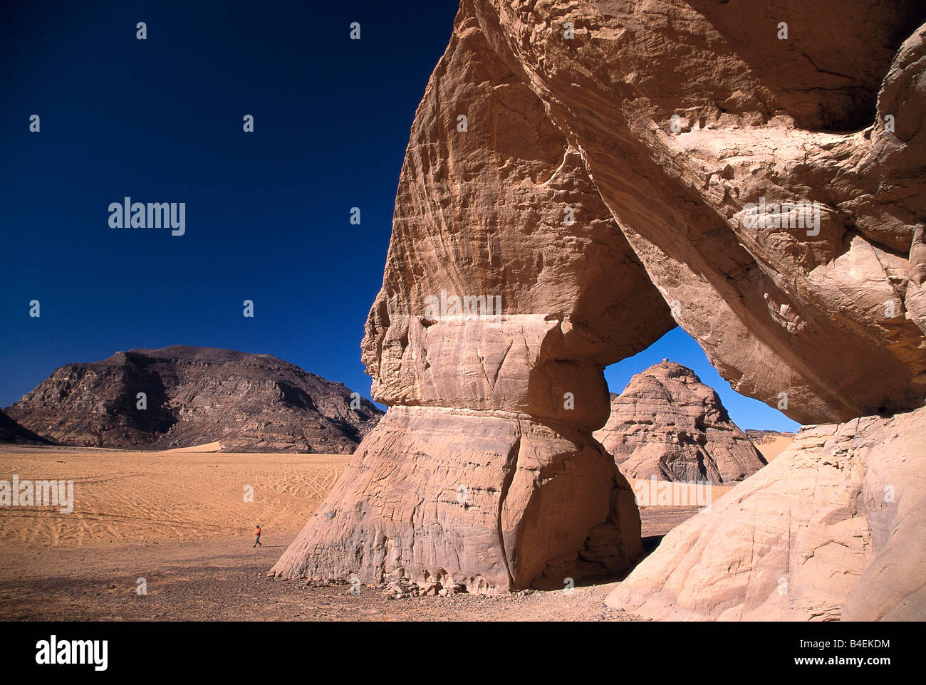 A rocky arch at Jebel Acacus, Sahara Desert, Libya Stock Photo - Alamy