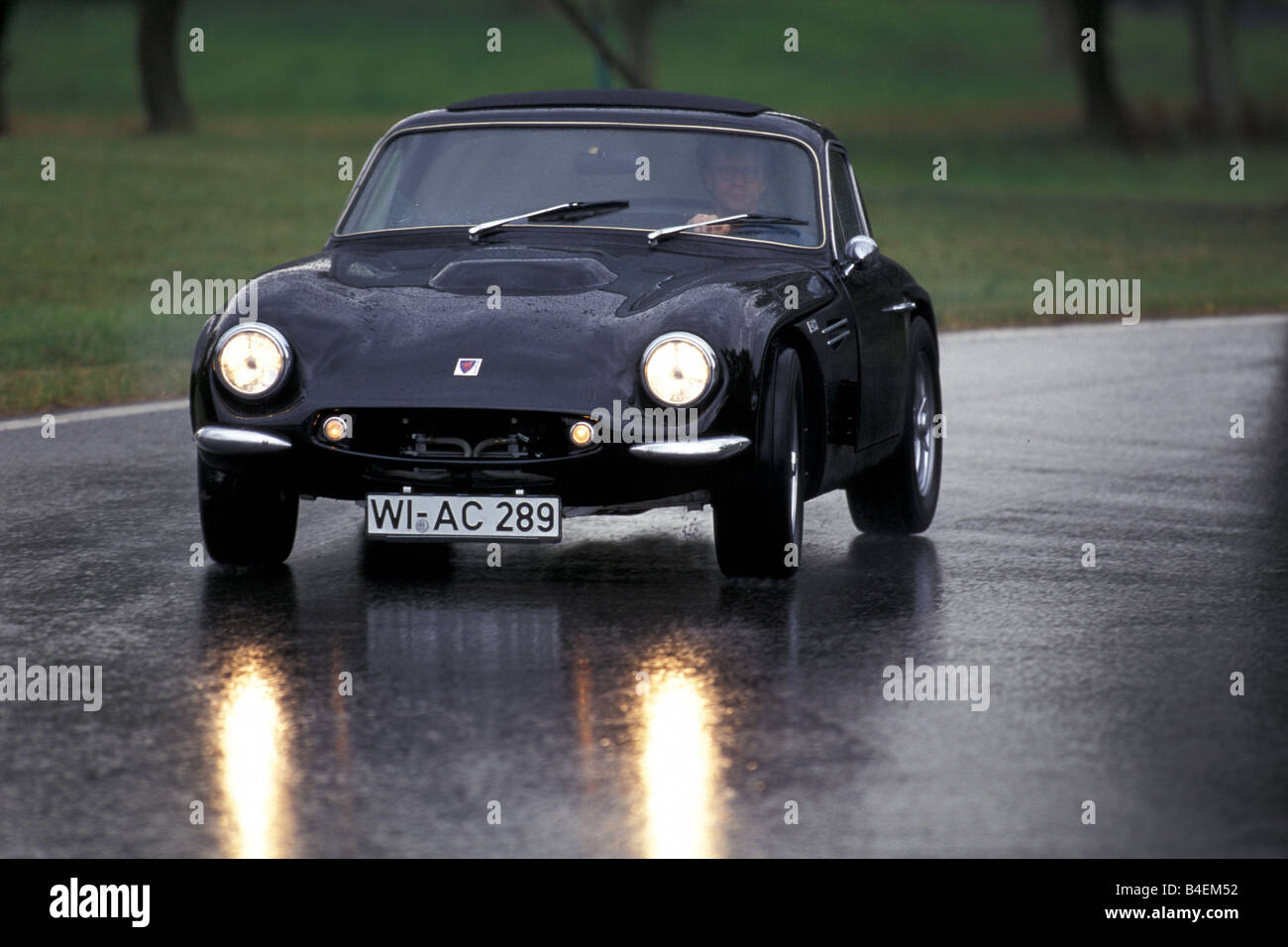 Car, TVR Griffith, model year 1963-1965, Coupé, Coupe, vintage car ...