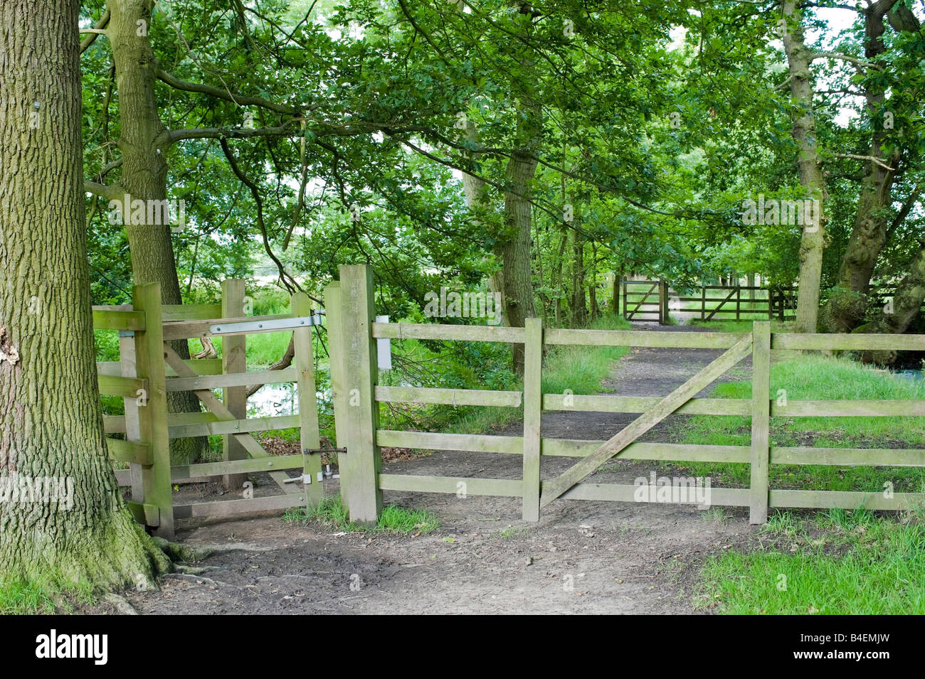 A gate on a footpath Stock Photo - Alamy
